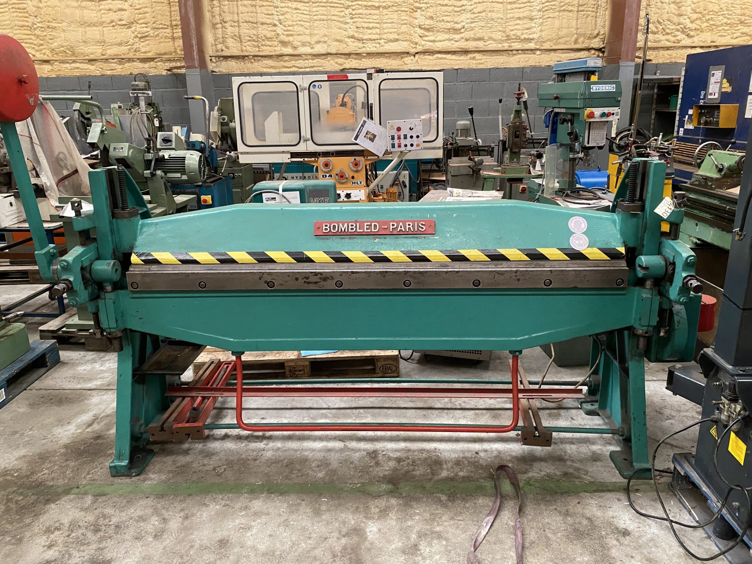 Plieuse à tablier Bombled 2m × 1,5 - Buk Machines